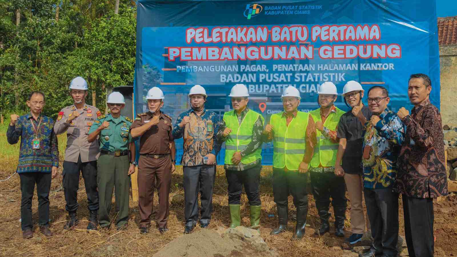 Peletakan Batu Pertama Konstruksi Gedung BPS Ciamis, Pj Bupati Harap ...